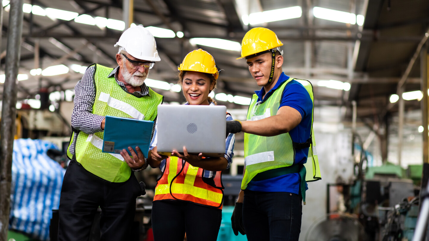 Supply Chain Management in Manufacturing Industry - SafeContractor